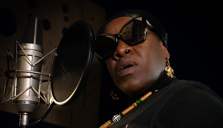 Baco Distrib Découvrez la nouvelle version de "Fittest" de Queen Omega ...